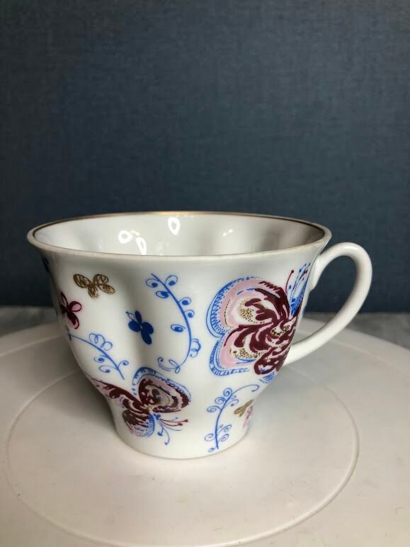 Чашка винтажная, ЛФЗ "бабочки любви", 300мл, фарфор 14гр сложности, эмаль, ручная роспись