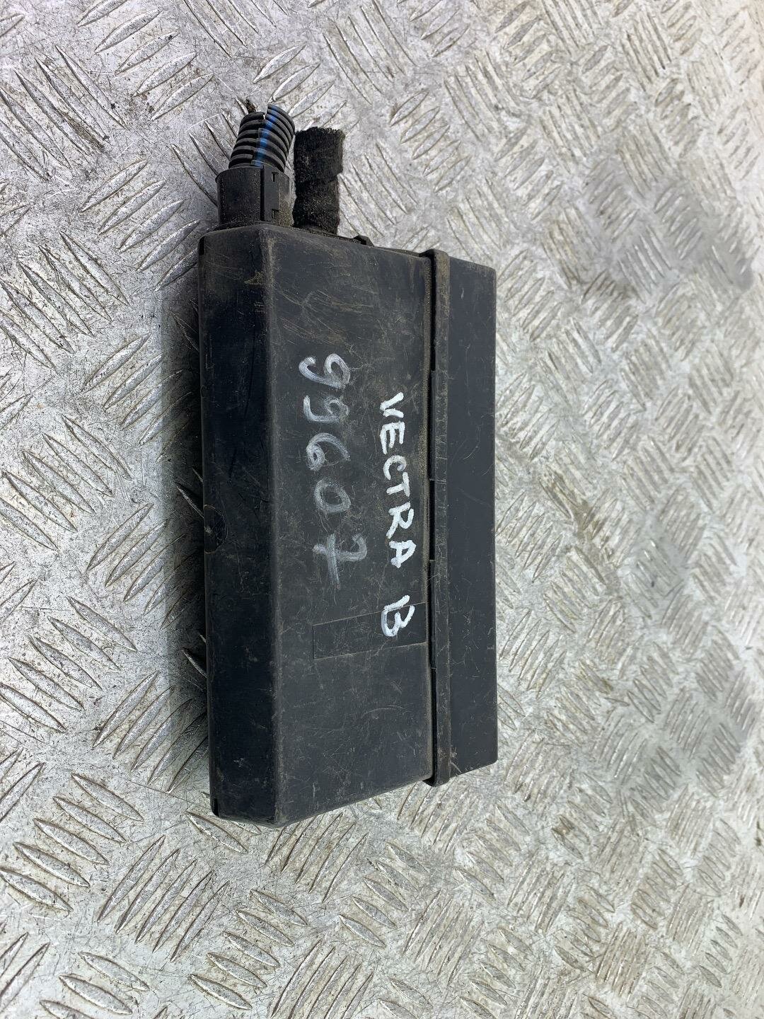 Блок реле Opel Vectra B рест. 2000