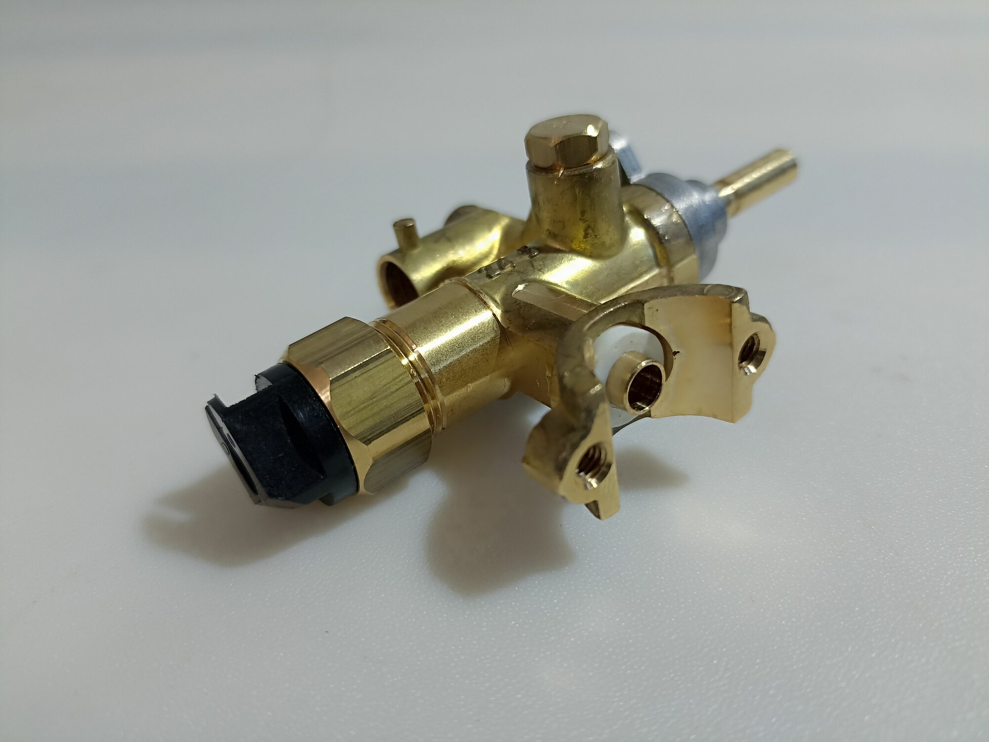 Газовый кран духовки, для газовой плиты Darina GM4M41001