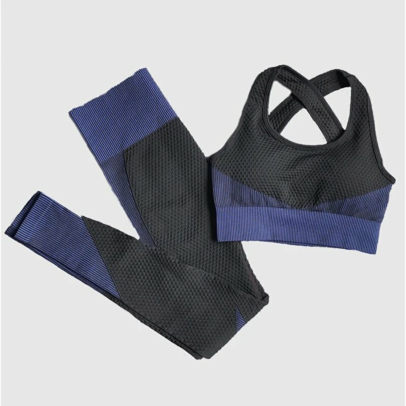 Костюм спортивный