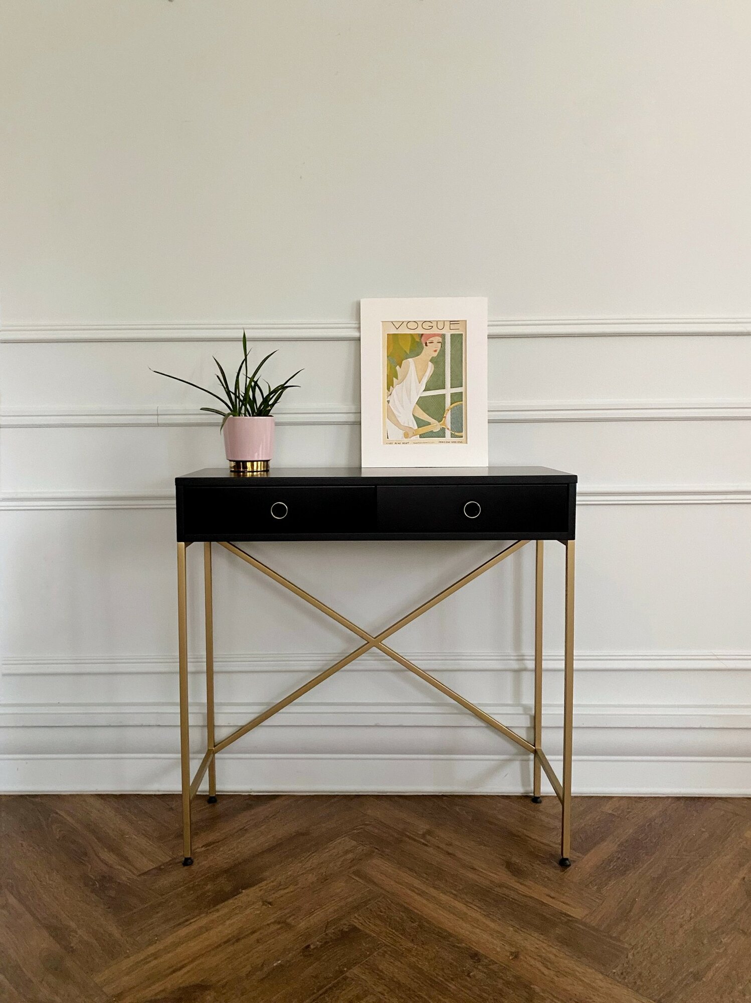 Консоль Равенна 24449 с двумя ящиками черного цвета RAL 9005 на золотистом металлическом каркасе