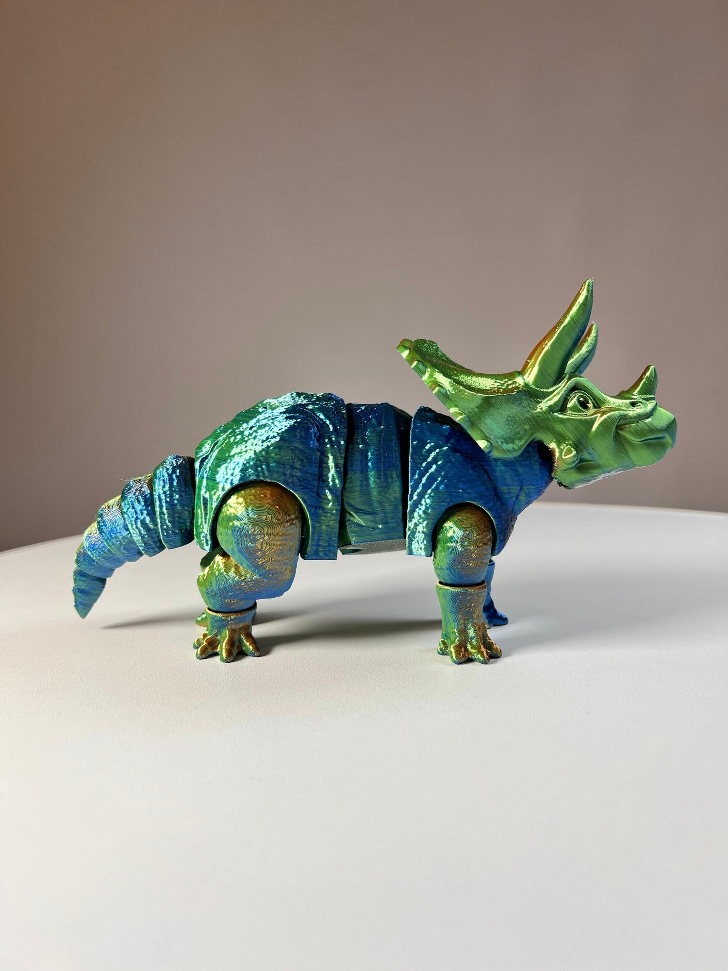 Динозавр трицератопс/ подвижный динозавр/ 3д-сувениры/ 3д фигурки