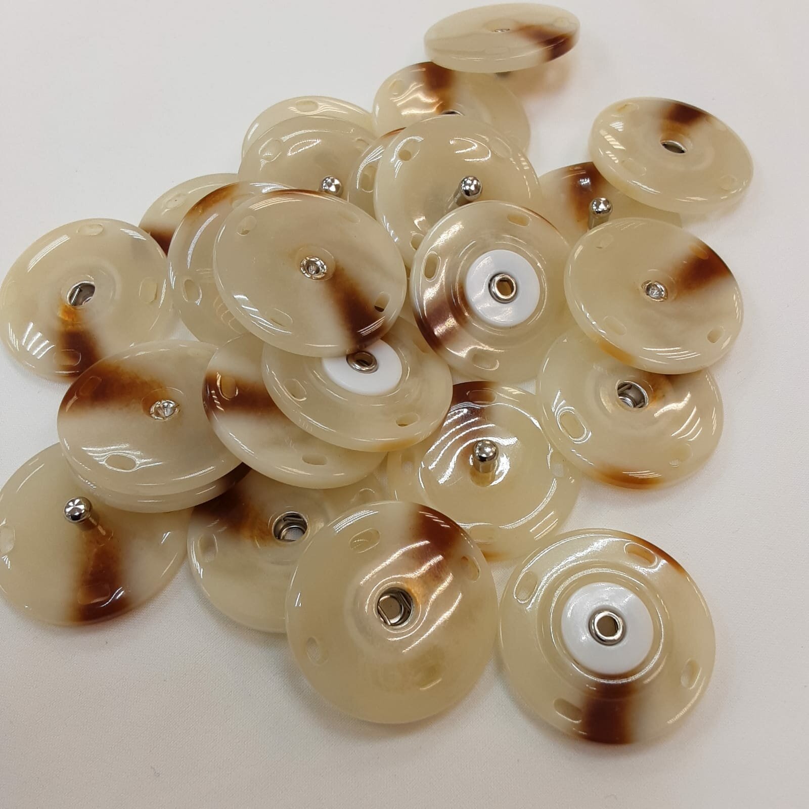 Декоративная кнопка, пластик, 25 мм, бежевый, глянцевая , пришивная, набор- 8 шт