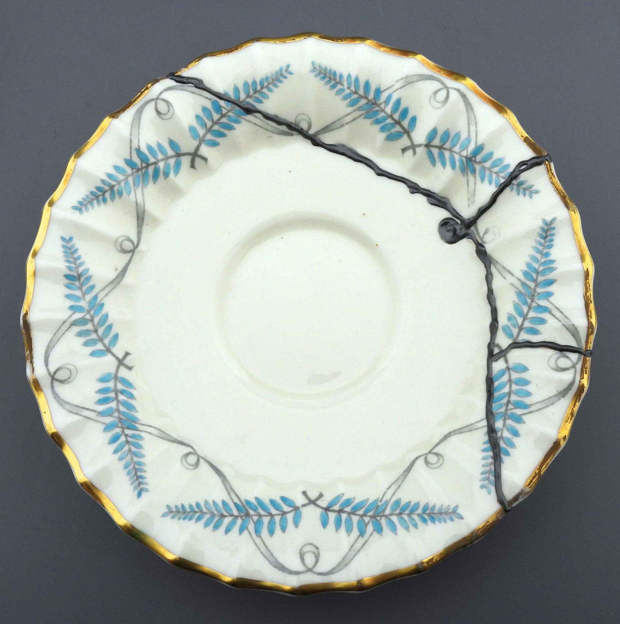 Тарелка 16 см фарфор ручная роспись Royal Wotcecter 1944-1955 гг восстановлена