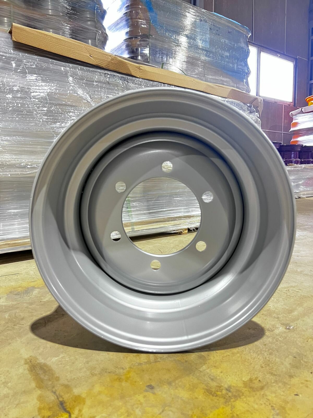 Диск колеса погрузчика 16.00x17 (17.16.25) (6/161/205) ЕТ-0 RAL9006