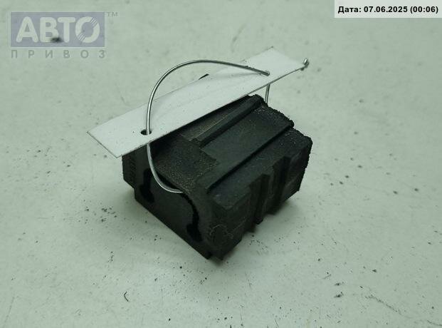 Кронштейн радиатора Volkswagen Passat B5+ (GP)