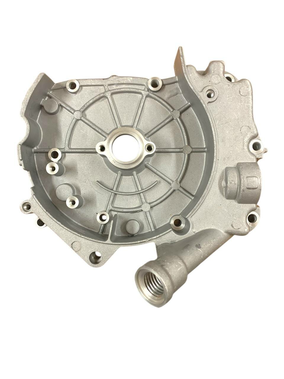 Правая крышка двигателя в сборе 152QMI, 157QMJ, 161QMK н/обр