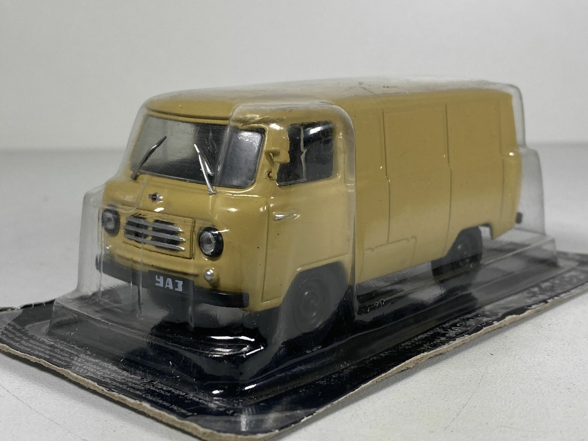 Модель коллекционная автомобиля УАЗ 450 / масштаб 1:43 -kpa