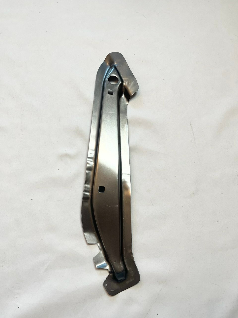 Усилитель брызговика (змейка) правый (сторона пассажира) ВАЗ 2108-099, 2113-15