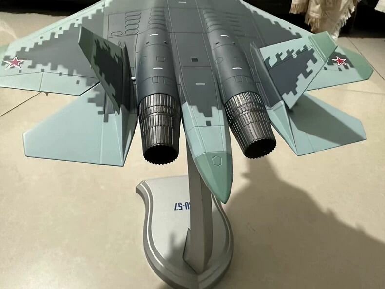 Модель стелс-истребителя Су57, масштаб 1:48, версия для авиасалона в Чжухае и обычная версия, цинковый сплав, коллекционное исполнение