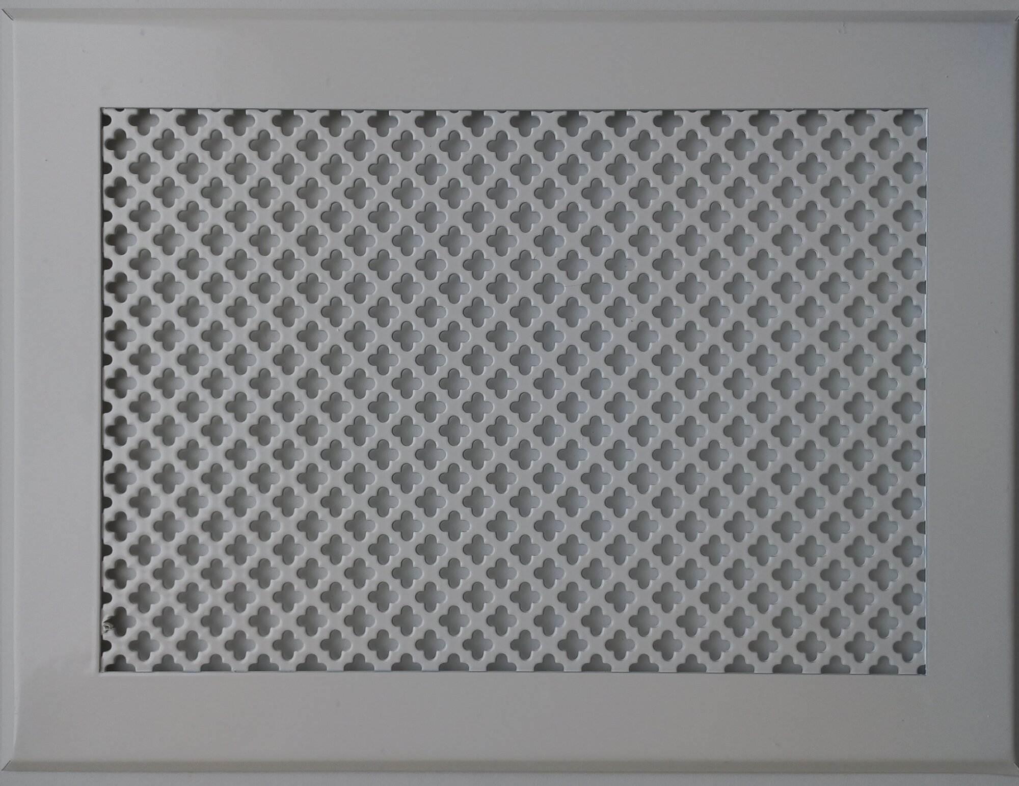 Решетка вентиляционная 240х180мм металлическая на магнитах, цветок, белый