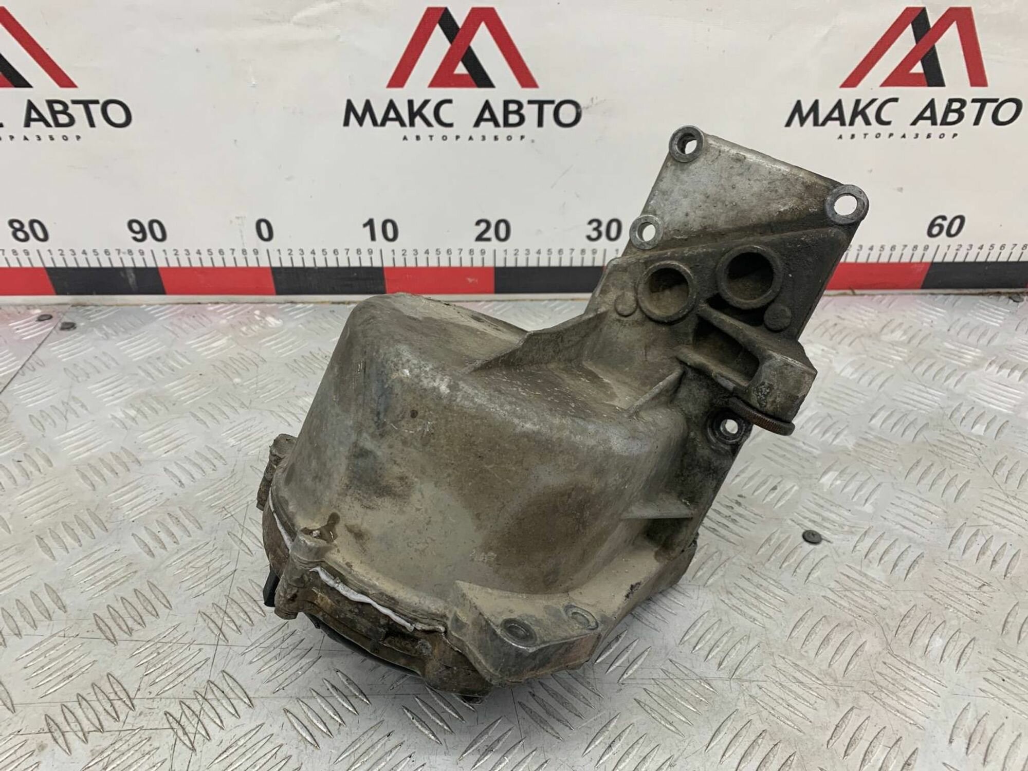 Б/У Генератор BMW E65 X5 E53