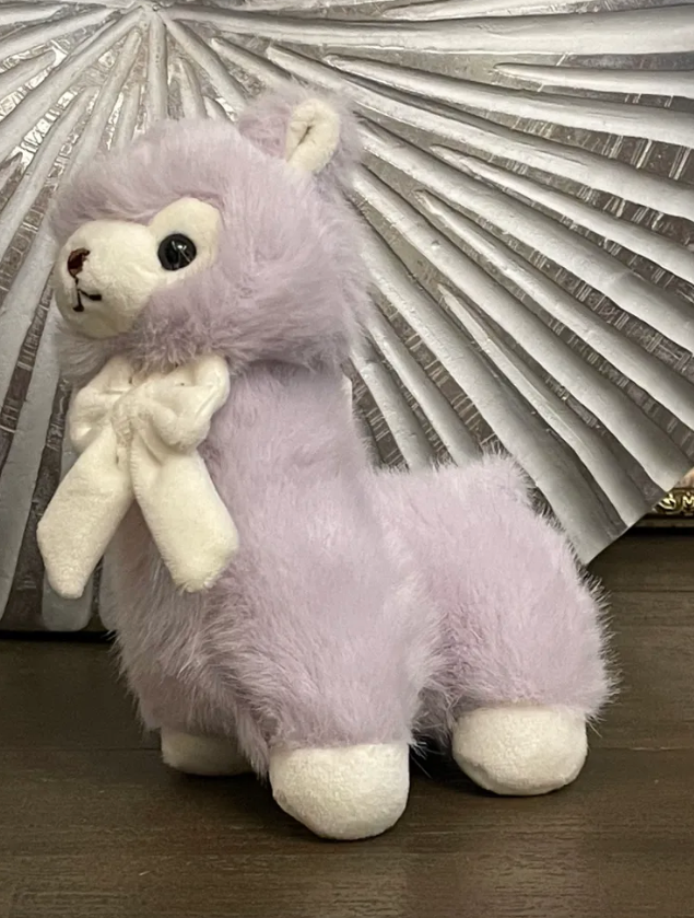 Брелок мягкая игрушка Лама Альпака с бантом 15 см лаванда