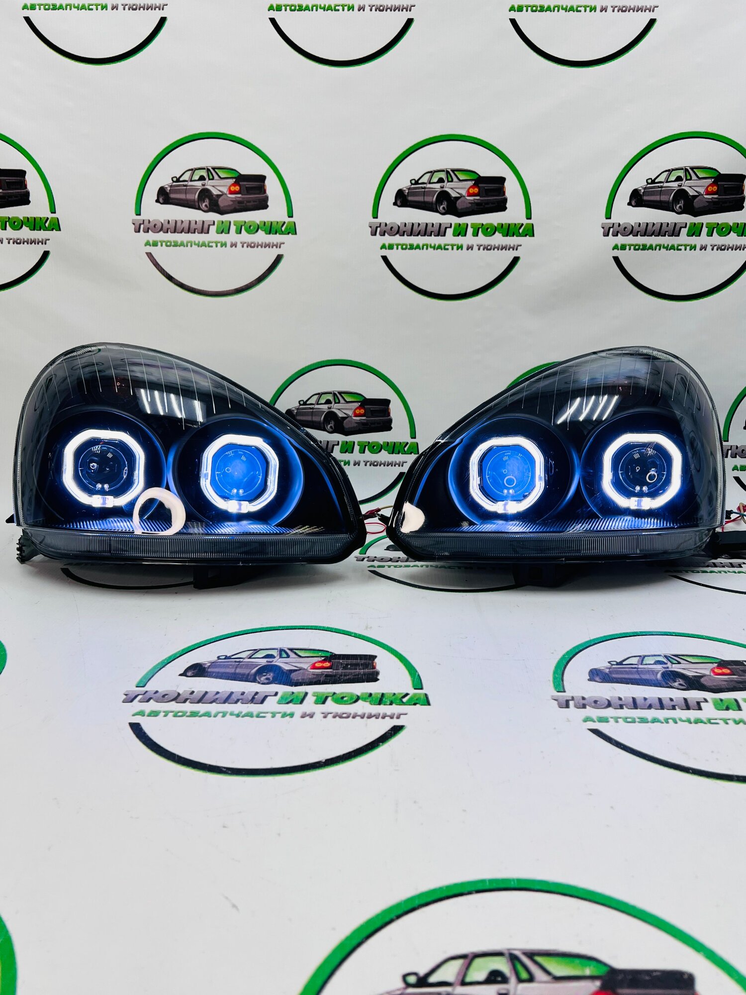 Передние фары Приора 4 Bi-xenon линзы квадратное ДХО черная маска