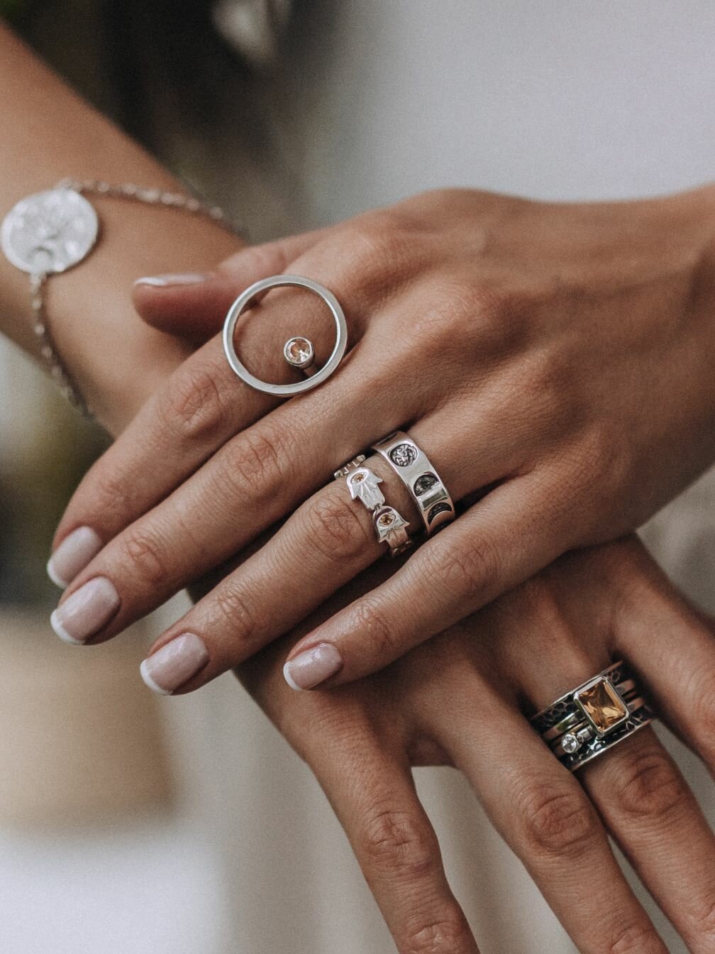 Кольцо, циркон