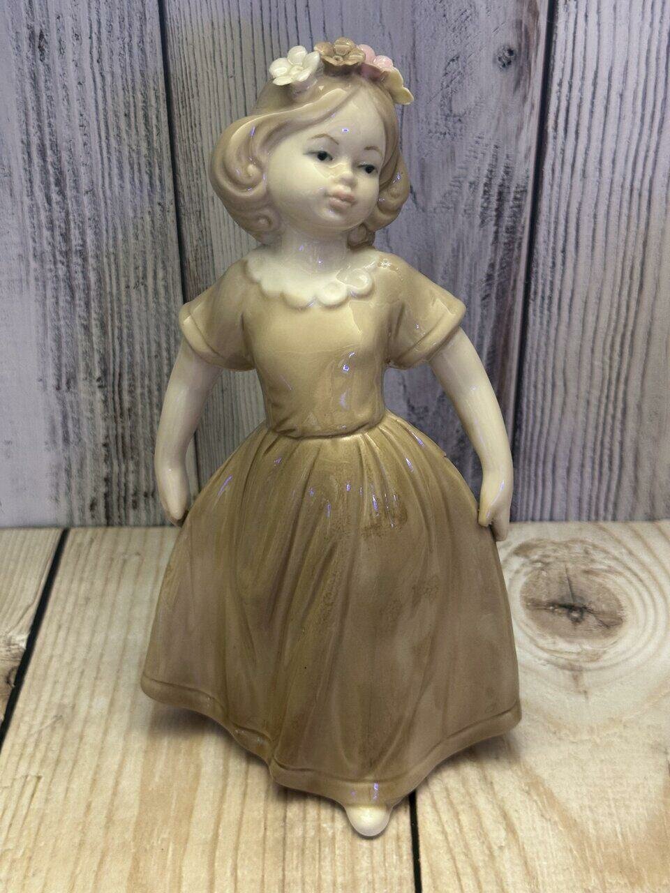 Статуэтка Девушка В Платье фарфор Rosenthal Bavaria 20см шикарная Германия