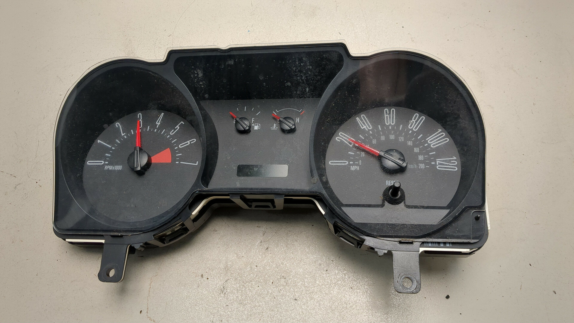 Приборная панель Ford Mustang Б/У