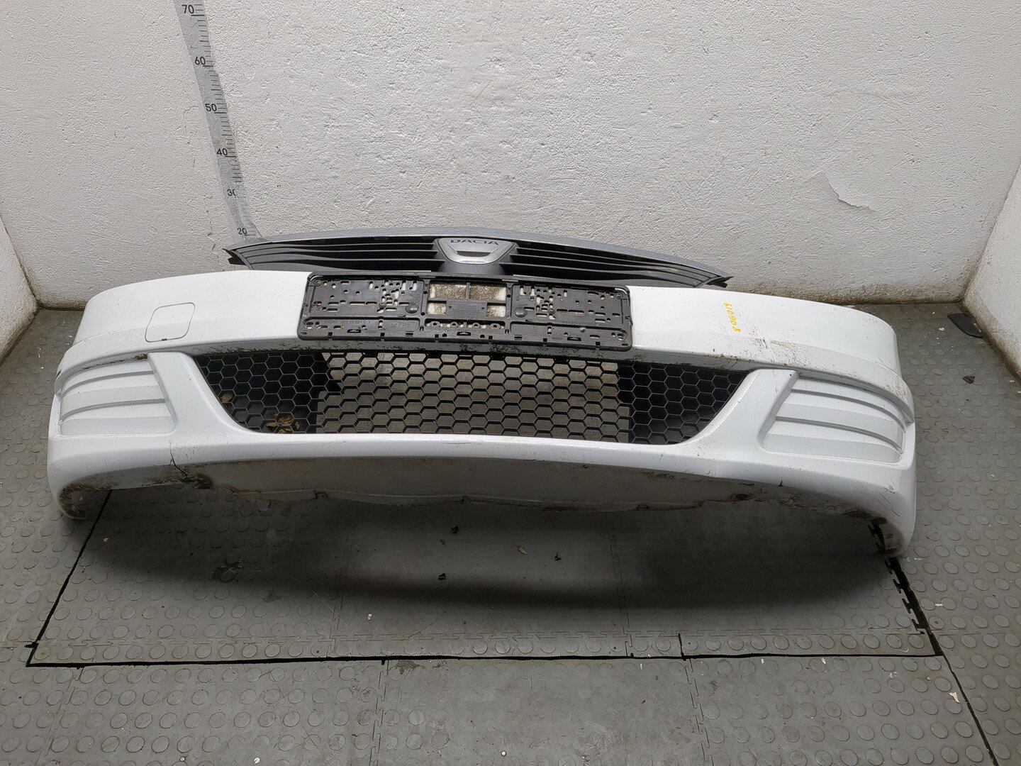 Бампер передний Dacia Logan Б/У