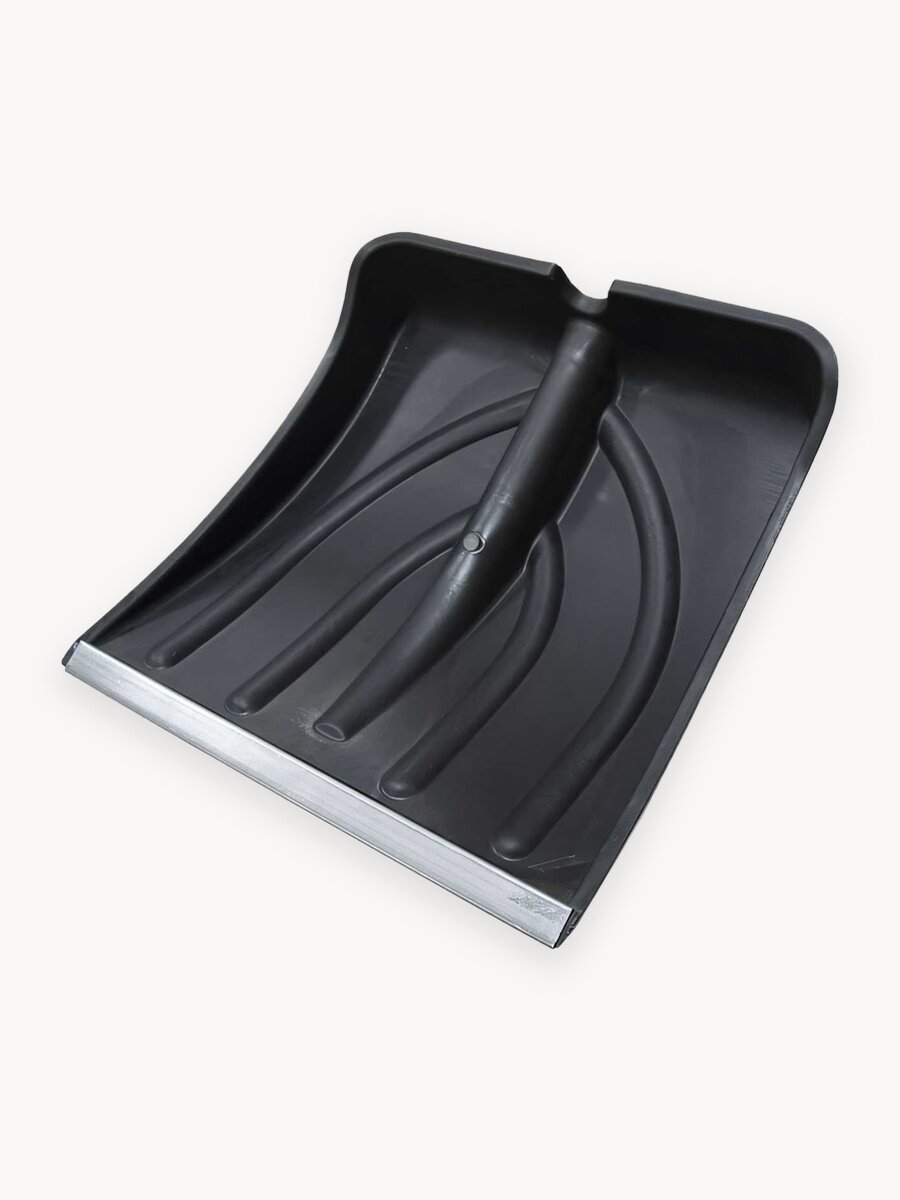 Снегоуборочная пластиковая лопата РемоКолор с планкой, без черенка, 380x365мм 69-0-438, сталь, размер 380x365 мм