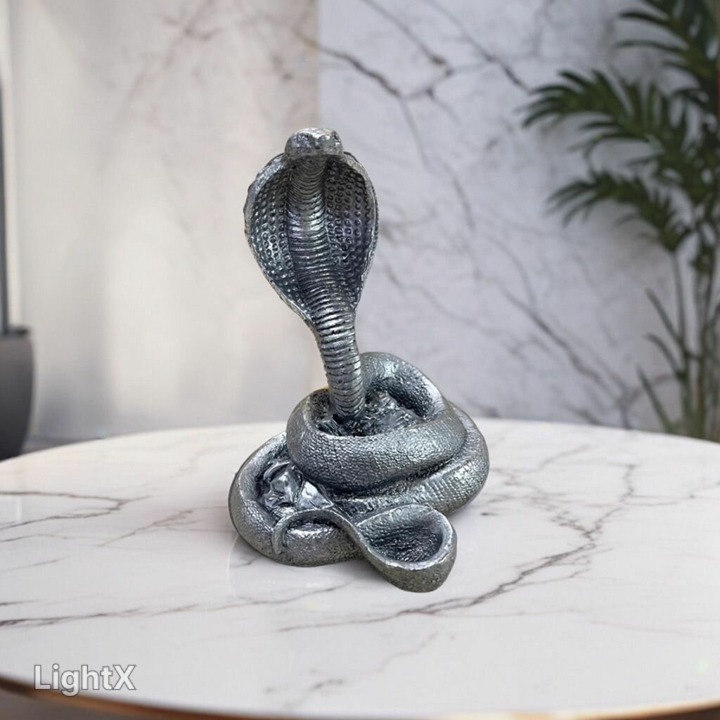Фигурка литьевой мрамор "Кобра" H-19 W-15 L-15 см Цвет: Серебро