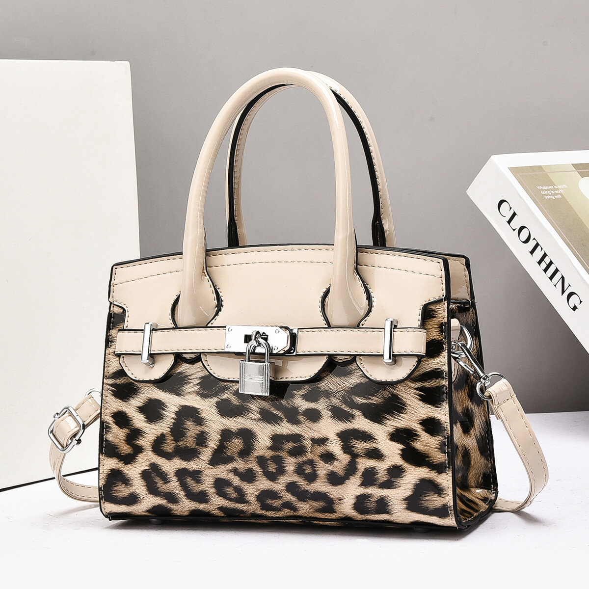 Модная сумка ZT040310 с леопардовым принтом для современных мам