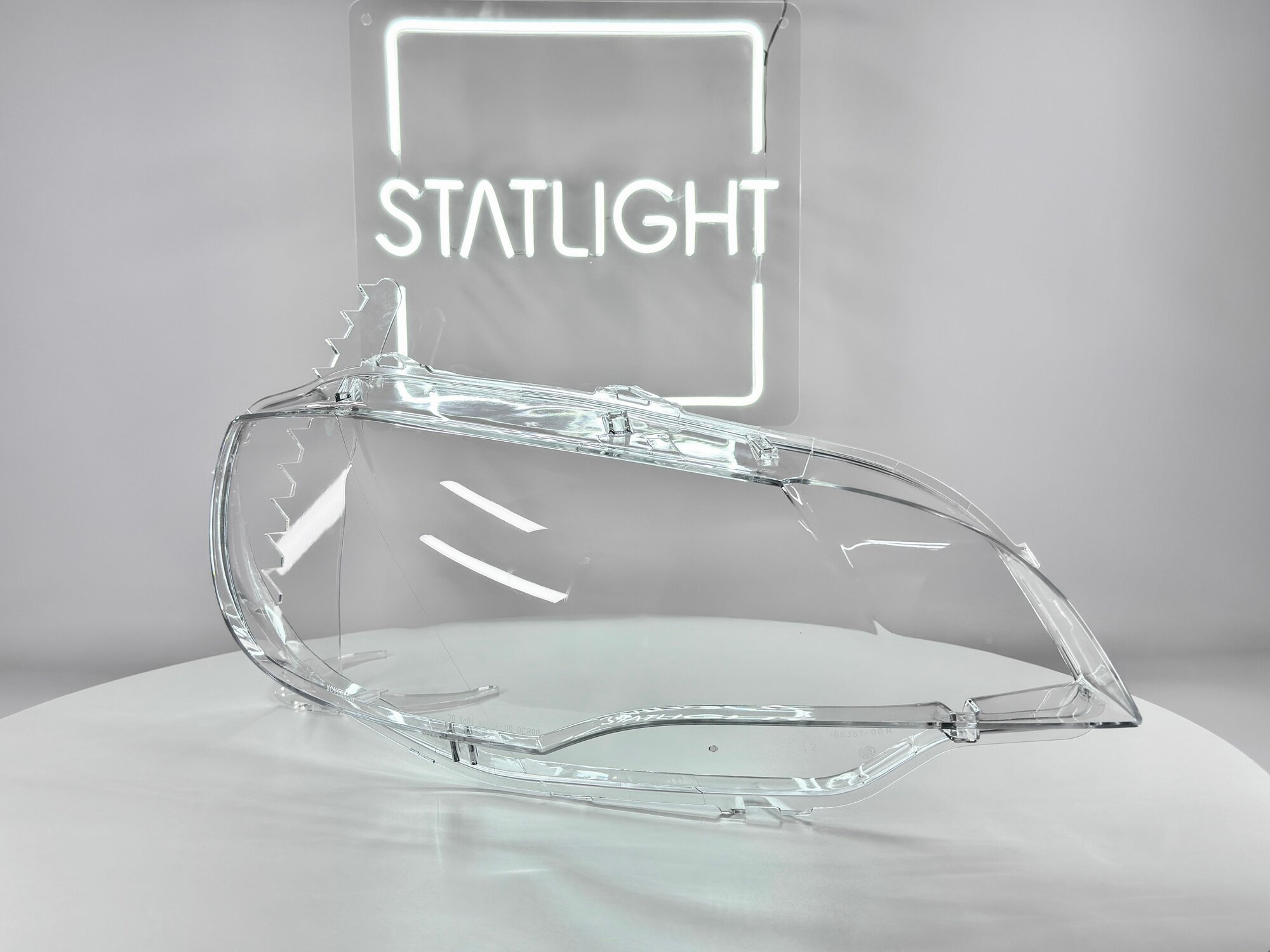 Правое стекло фары для BMW 5 серия E60 2002-2010 без реснички