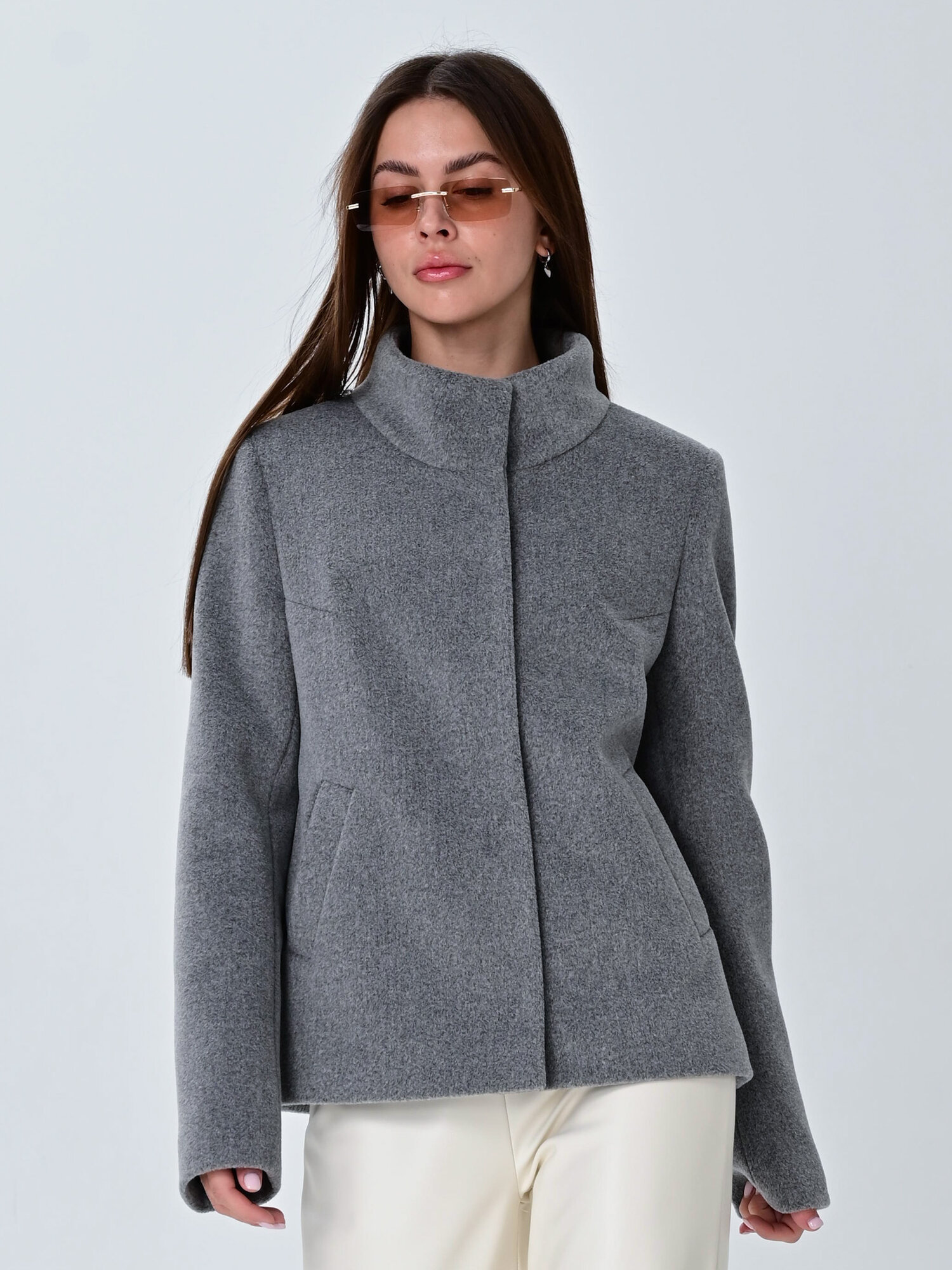 Пальто демисезонное шерстяное с воротником стойкой