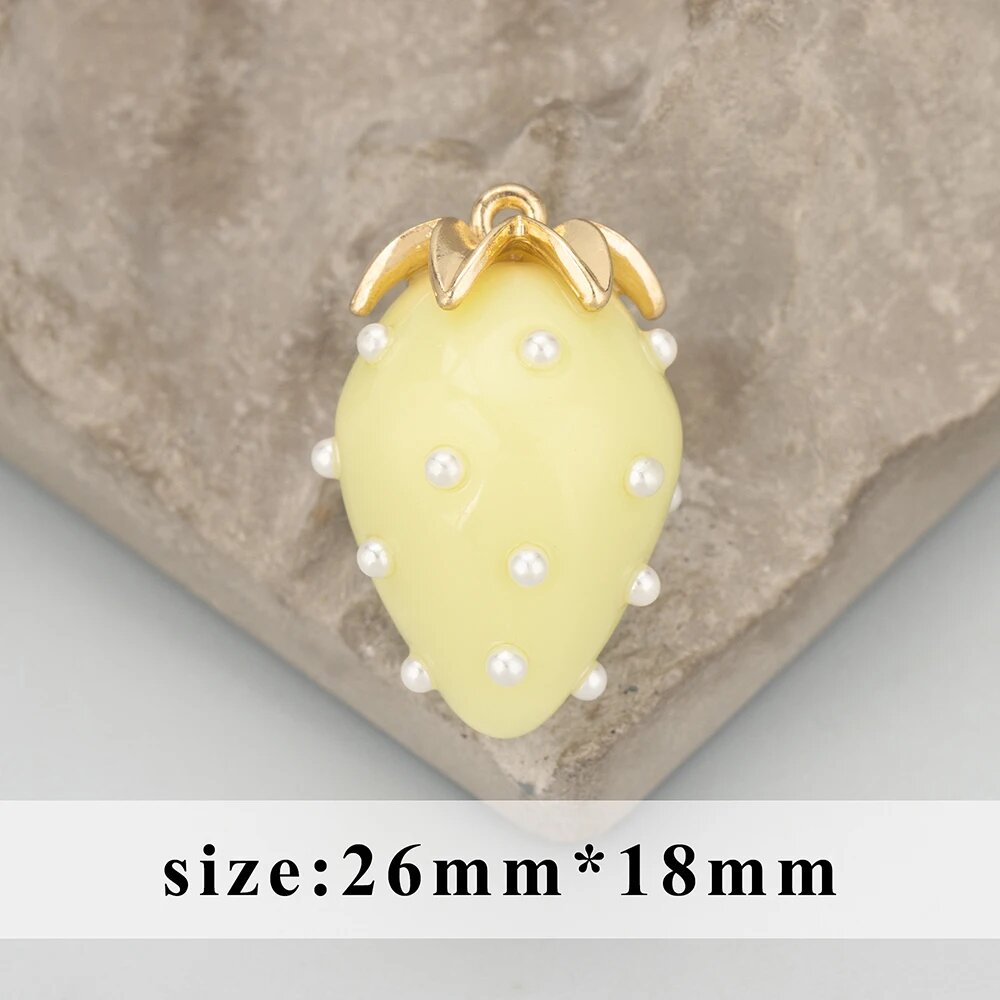 GUFEATHER подвески из смолы формы клубники 10 шт. Светло-желтый, MH3702