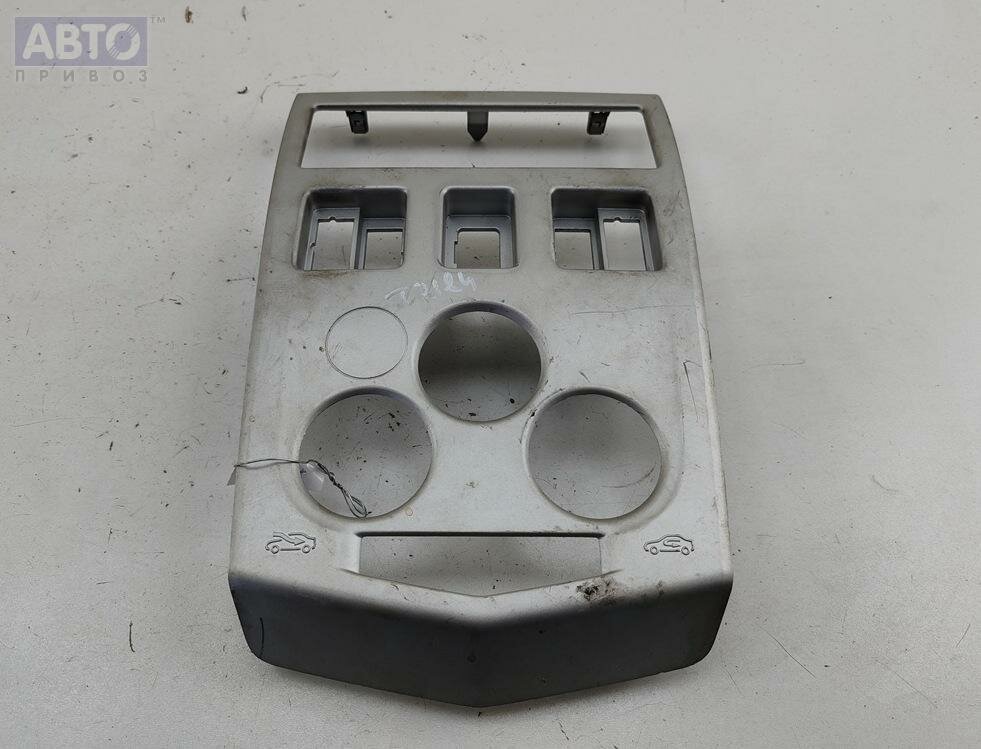 Рамка магнитолы Dacia (Renault) Logan