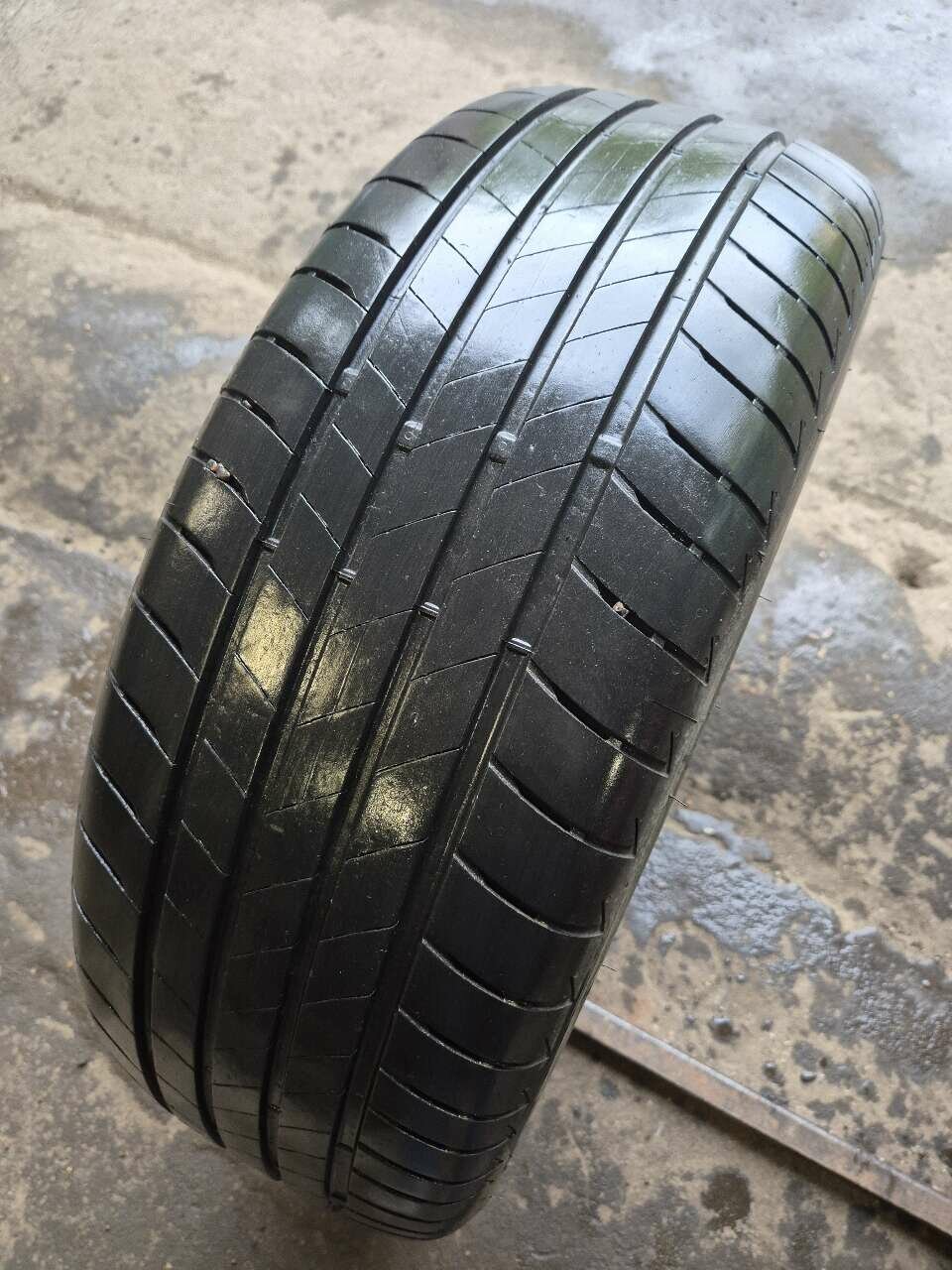 235/55 R18 100V Bridgestone Turanza T005 остаток:5.6 мм год:2023 арт:53473886