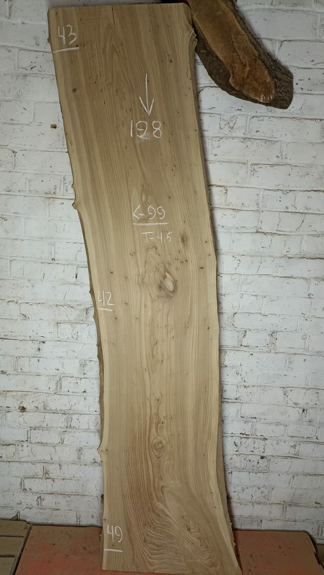 Слэб дерева Карагач К99, выровнен в плоскости, влажность 8-10%