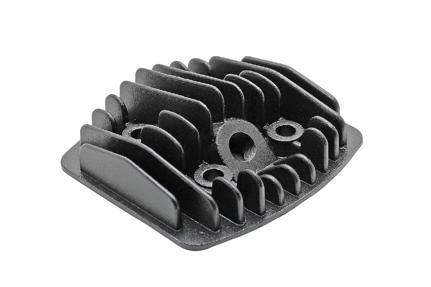 Головка цилиндра F80 черная (отверстие под свечу под углом)