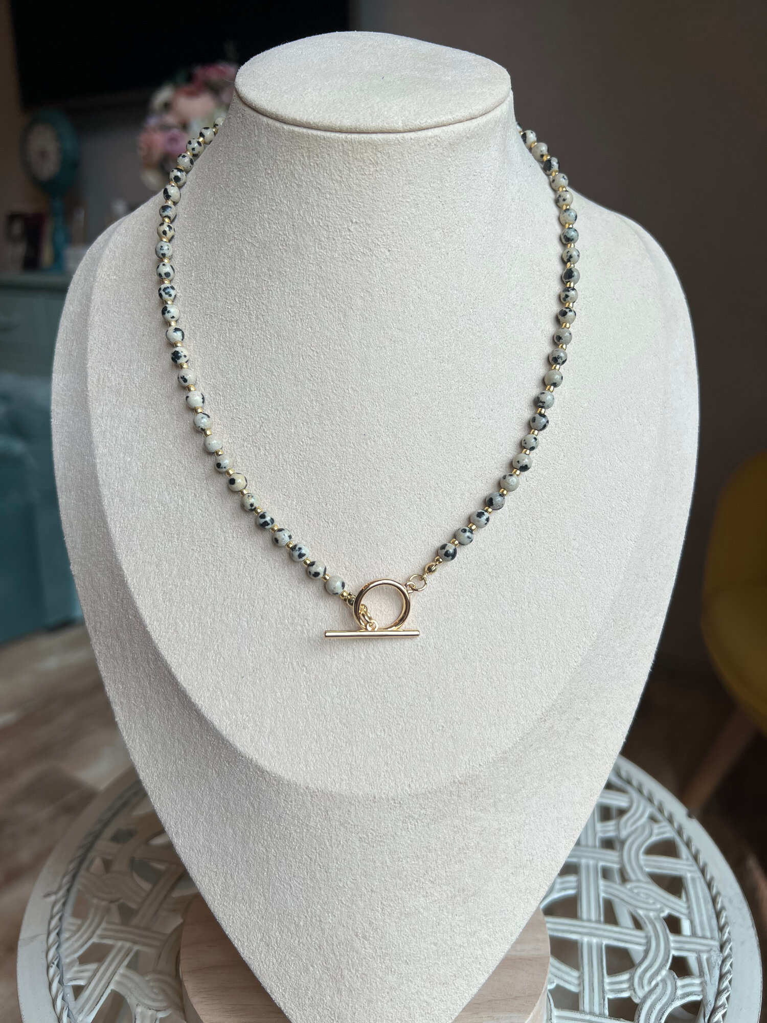 Колье, яшма