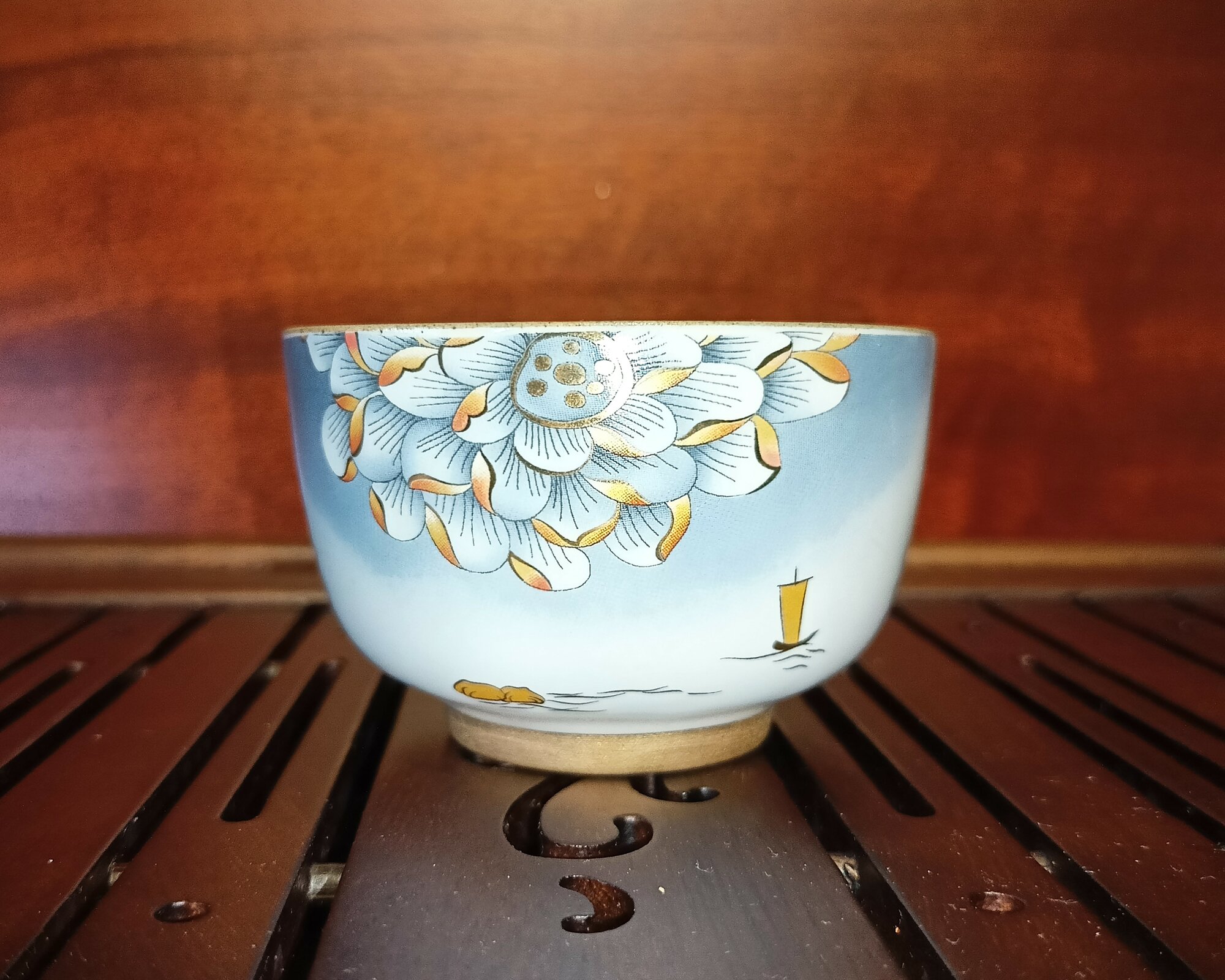 Пиала для чая "Джонка и хризантема", 90 мл. Керамика. Ручная роспись. Китай.