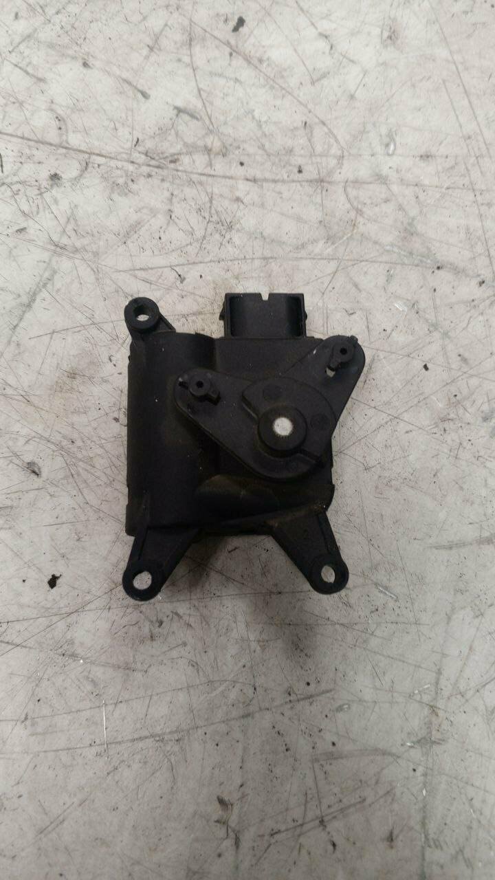 Моторчик заслонки печки Volkswagen Passat B5 рест. (2000 - 2005) PPGF30