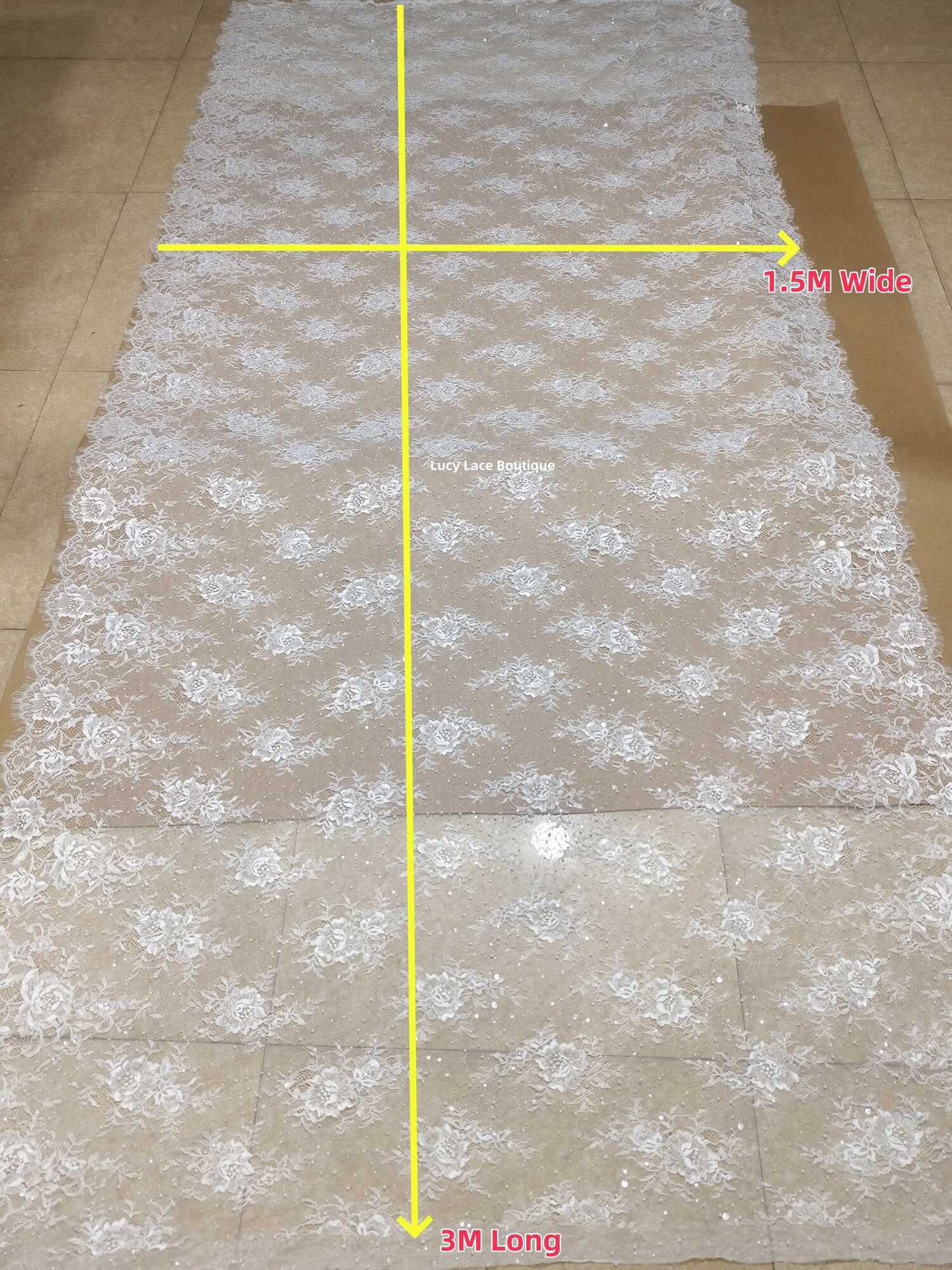 Белое кружево шантильи с бисером и блестками 150см