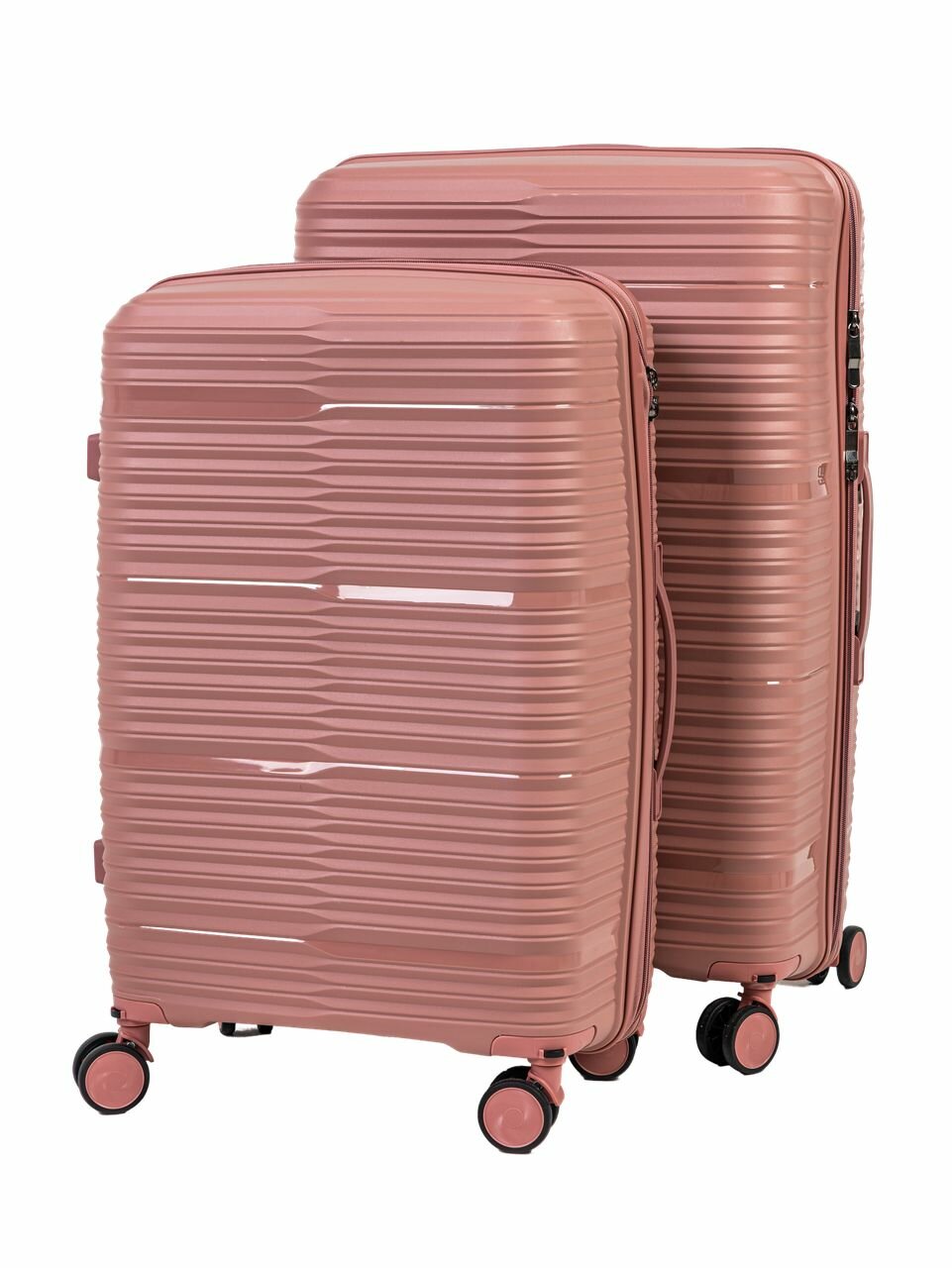 Комплект чемоданов 