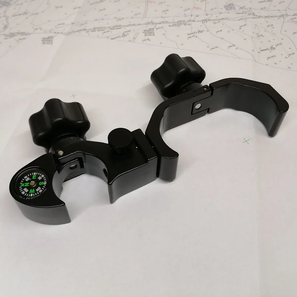 Кронштейн-держатель крепление GNSS-контроллера на веху