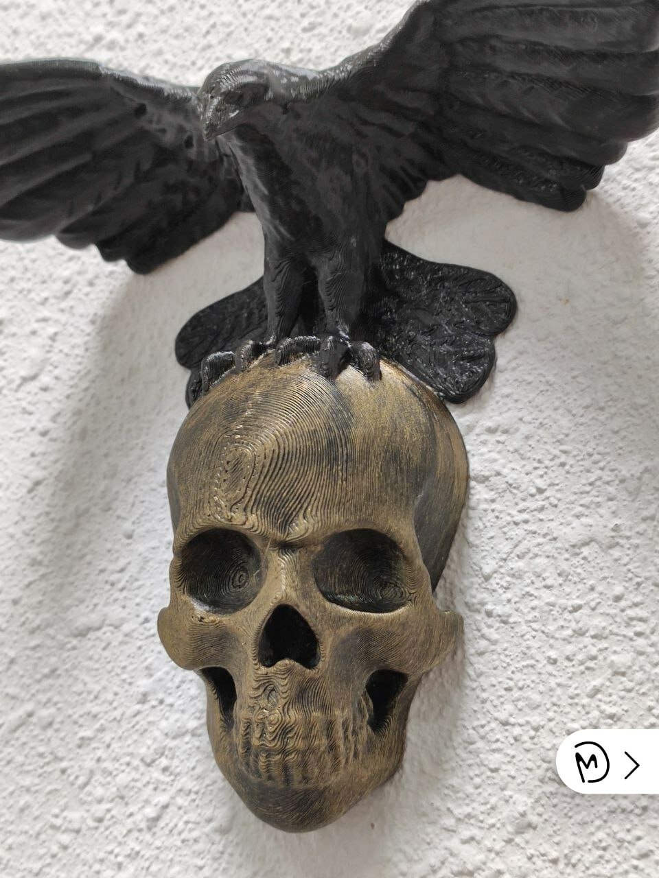 Статуэтка барельеф - Ворон на черепе