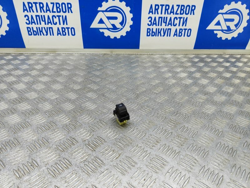 Б/У Кнопка стеклоподъемника пер.пр Renault Kaptur / Рено Каптюр 2.0 F4RE410 143 Л.С 2018
