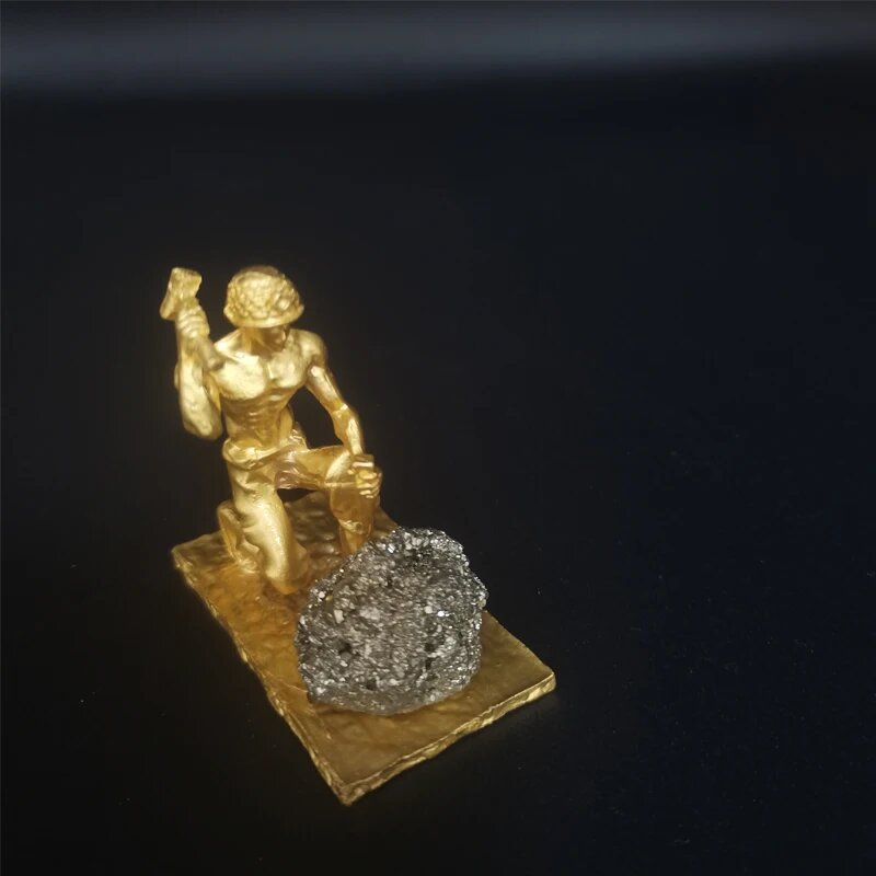 Фигурка шахтер JIUAN с кристаллами D