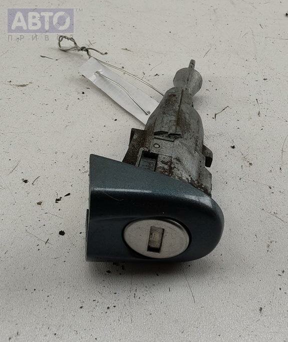 Личинка замка Volkswagen Golf-5