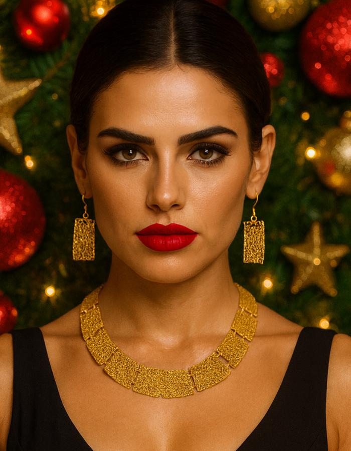 Комплект бижутерии: серьги, колье