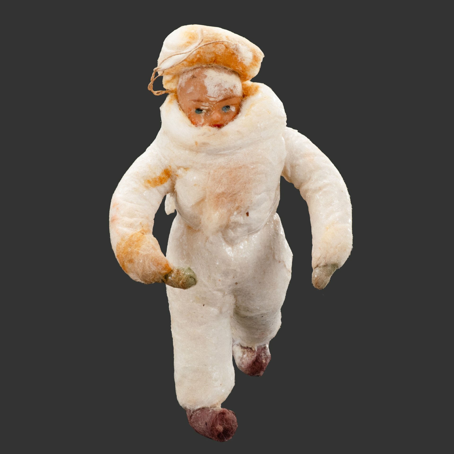 Игрушка ёлочная "Девочка в капюшоне", вата, роспись, СССР, 1937-1940 гг.