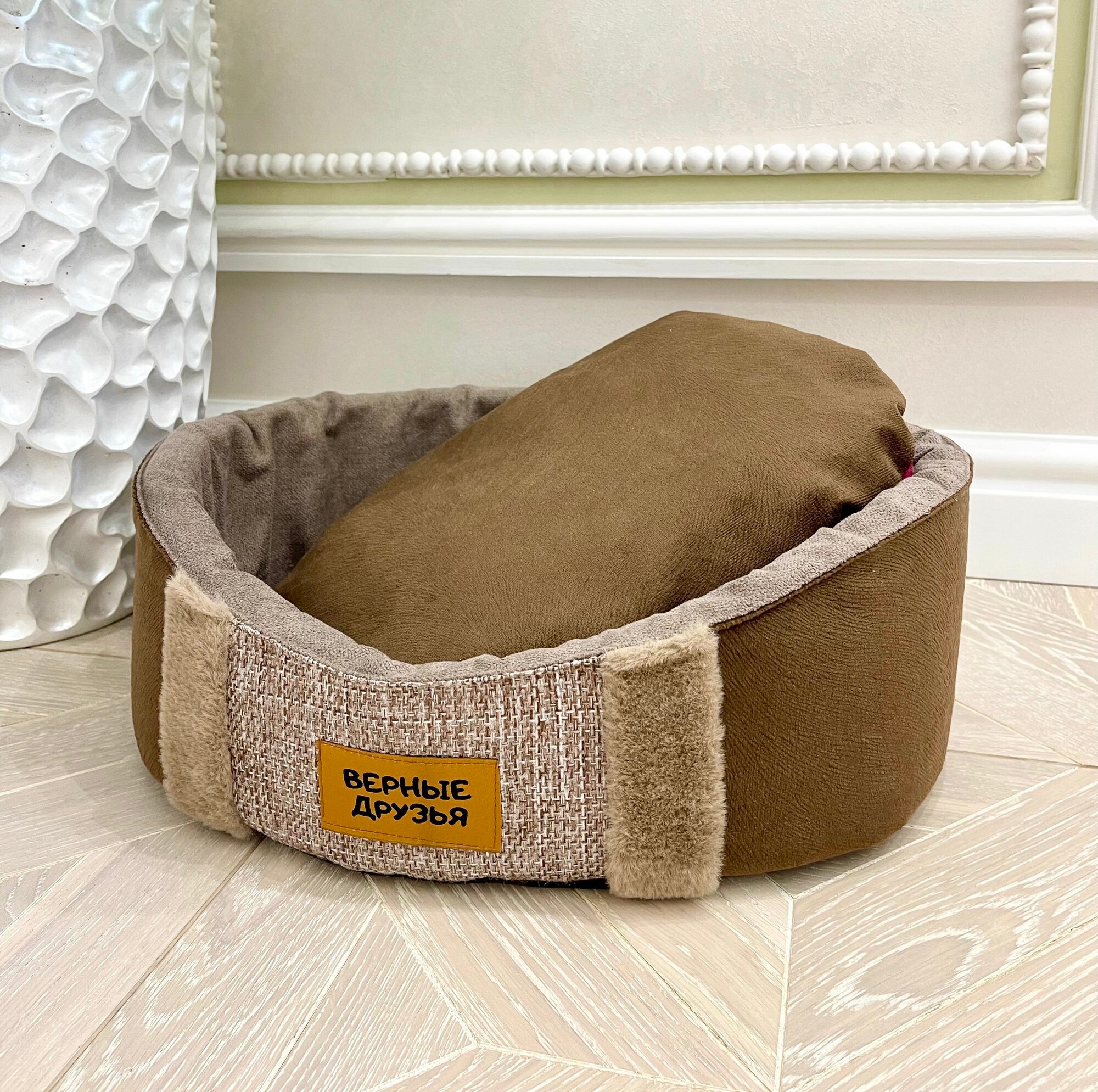 GLG Лежанка с подушкой для кошек и собак "Люксор". Коричневый, S. Размер 40х35х15 см.