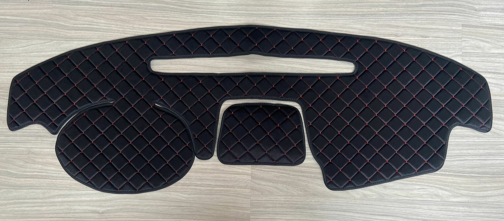 Накидка на приборную панель