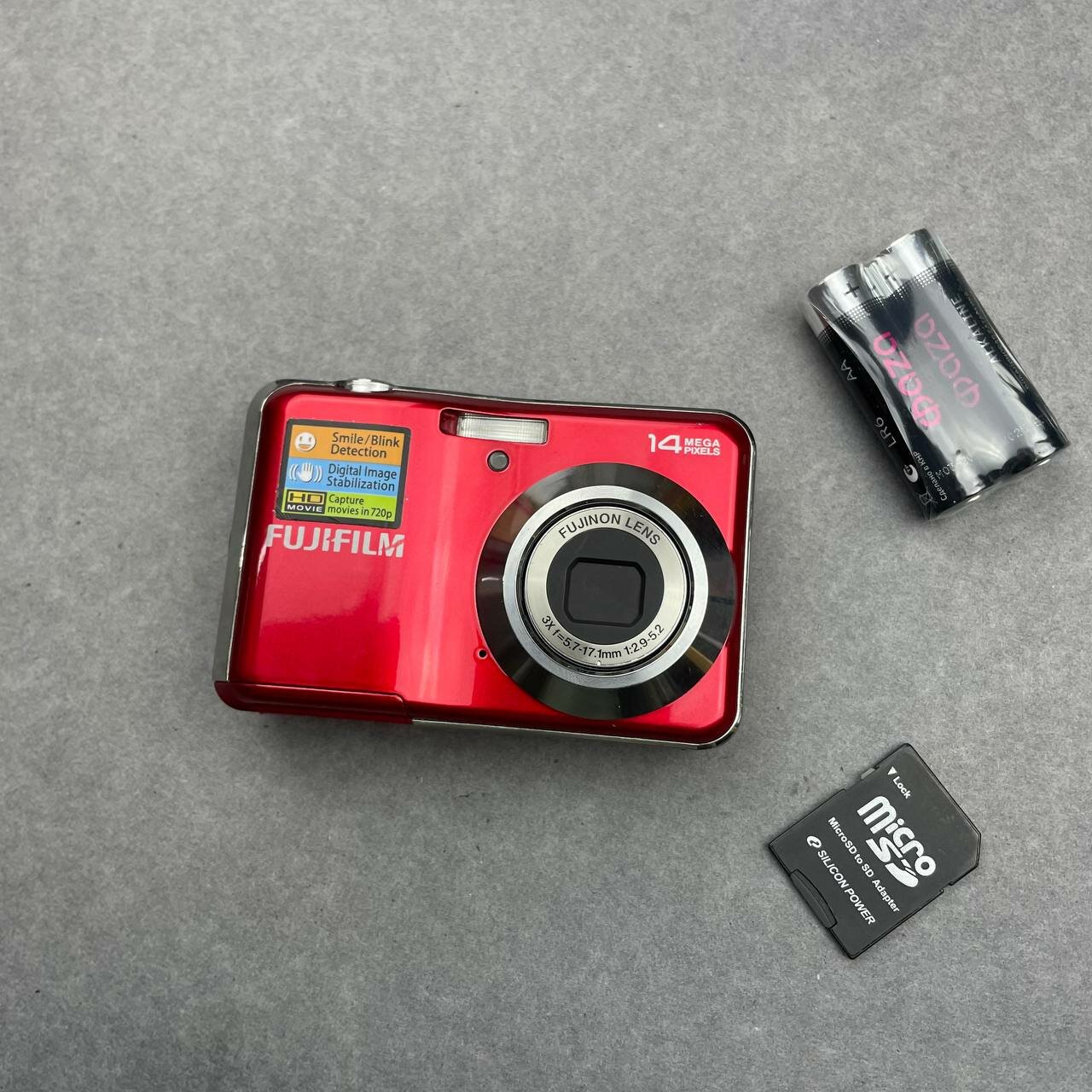 Цифровой компактный фотоаппарат Fujifilm FinePix AV200, красный