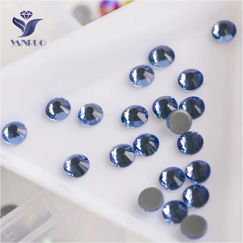 Стразы YANRUO 2028HF светло-сапфировые хрустальные для сумок и обуви SS16 1440Pcs