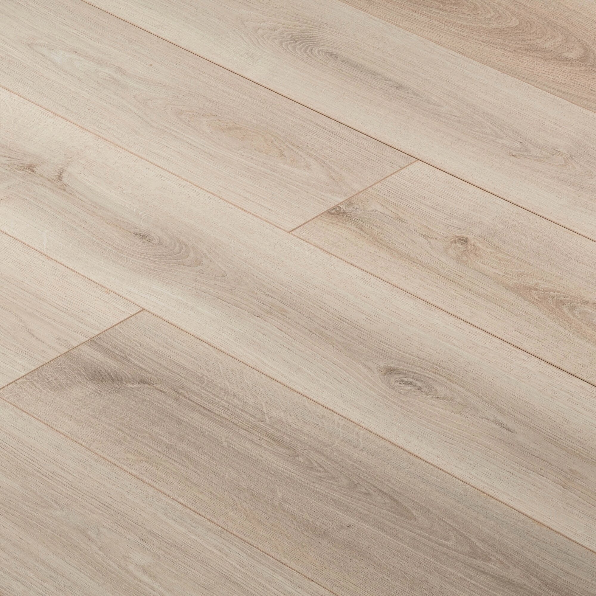 Ламинат 33 класс Egger Home дуб сан-тадео натуральный 1,994 кв. м 8 мм с фаской Egger 1787410