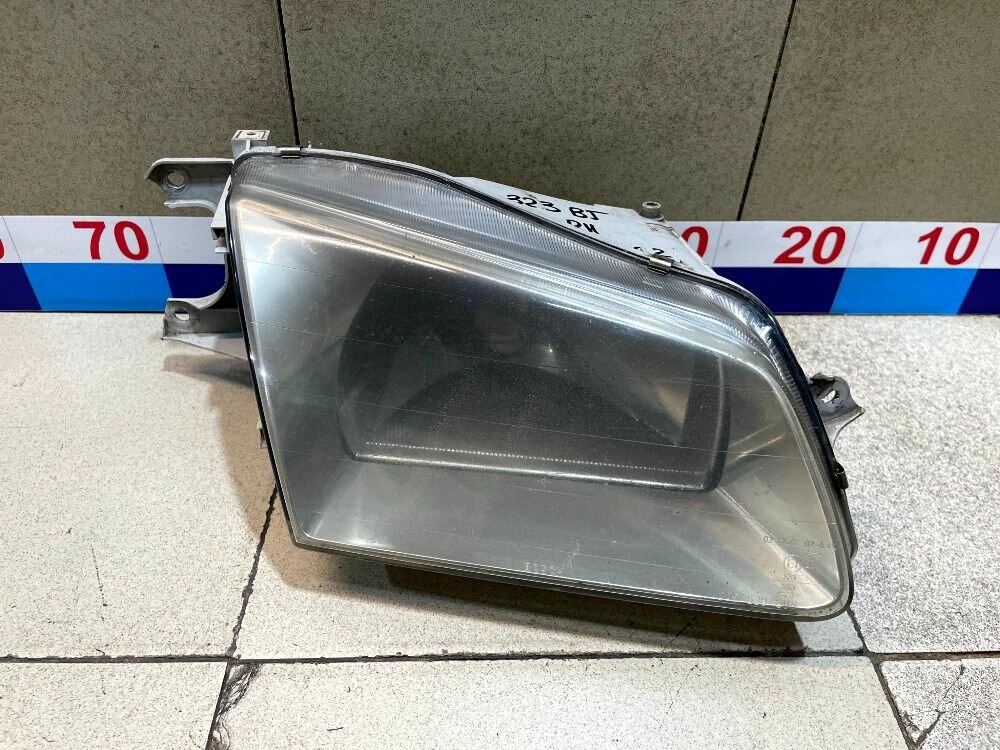 Фара правая Mazda 323 BJ 1305235393